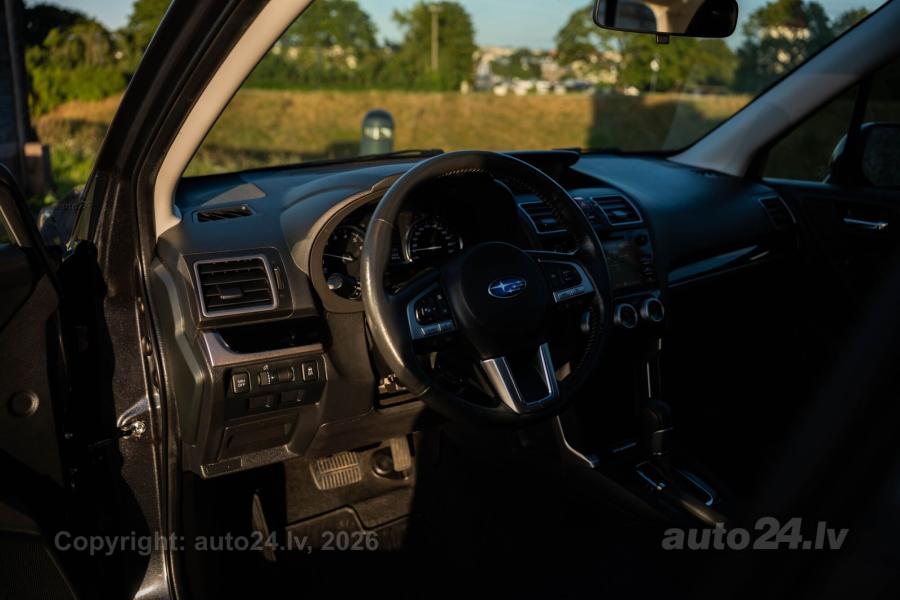 Grey Subaru Forester 2018 in Rakvere, with an engine capacity of 2.00 L and mileage of 155 thousand km for 14000 €, photo 11 on AUTOMOTO.COM.LV