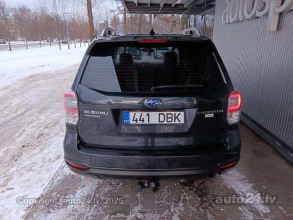 Grey Subaru Forester 2019 in Tallinn, with an engine capacity of 2.00 L and mileage of 211 thousand km for 13900 €, photo 4 on AUTOMOTO.COM.LV