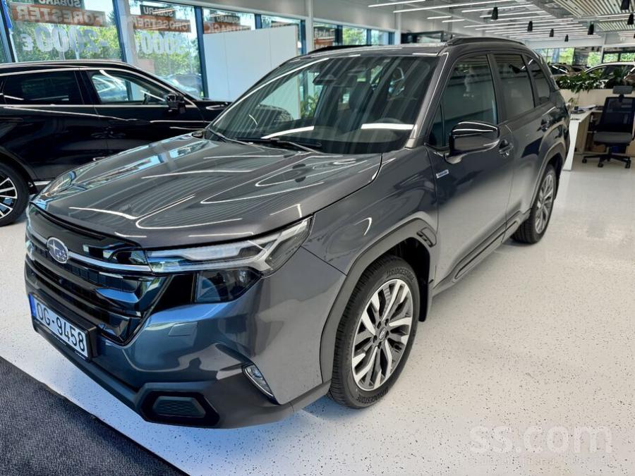 Grey Subaru Forester 2025 in Riga, with an engine capacity of 2.00 L and mileage of 22 thousand km for 33000 €, photo 1 on AUTOMOTO.COM.LV