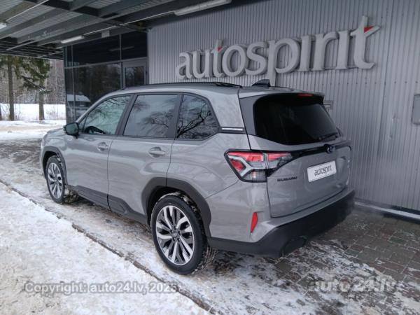 Pelēks Subaru Forester 2026 Tallina, ar dzinēja tilpumu 2.00 L un nobraukumu 10 tūkst. km par 40990 €, foto 3 vietnē AUTOMOTO.COM.LV