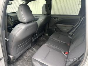 Grey Subaru Forester 2026 in Tallinn, with an engine capacity of 2.00 L and mileage of 0 thousand km for 40990 €, photo 9 on AUTOMOTO.COM.LV