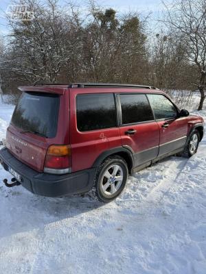 Red Subaru Forester 1998 in Kaunas, with an engine capacity of 2.00 L and mileage of 366 thousand km for 2000 €, photo 4 on AUTOMOTO.COM.LV