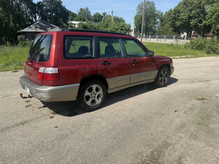Красный Субару Форестер 2000 в Шилале, объемом двигателя 1.99 л и пробегом 222 тыс. км за 600 €, фото 5 на AUTOMOTO.COM.LV