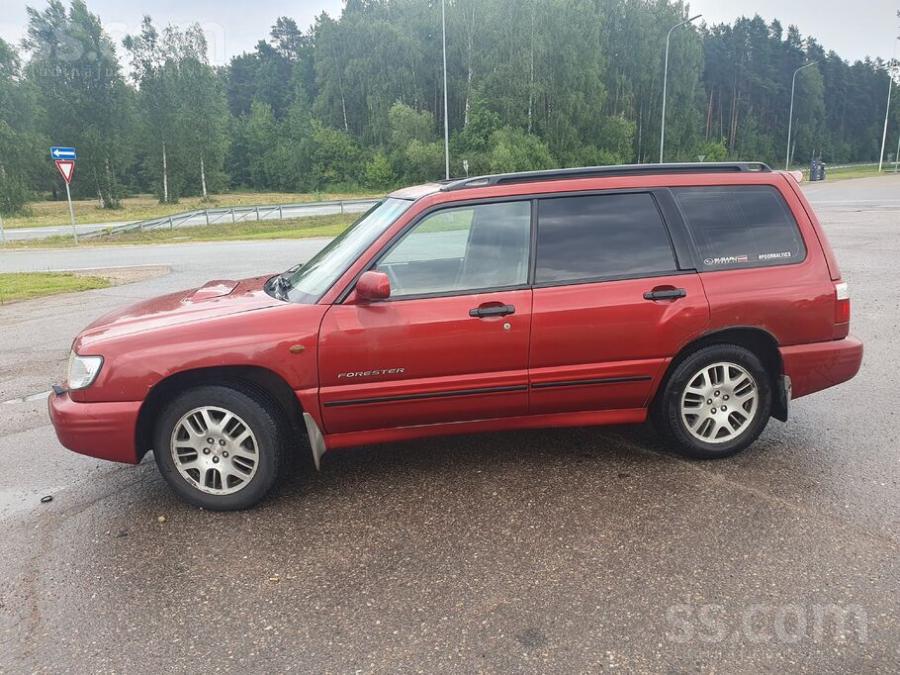 Red Subaru Forester 2003 in Riga, with an engine capacity of 2.00 L and mileage of 461 thousand km for 1500 €, photo 5 on AUTOMOTO.COM.LV