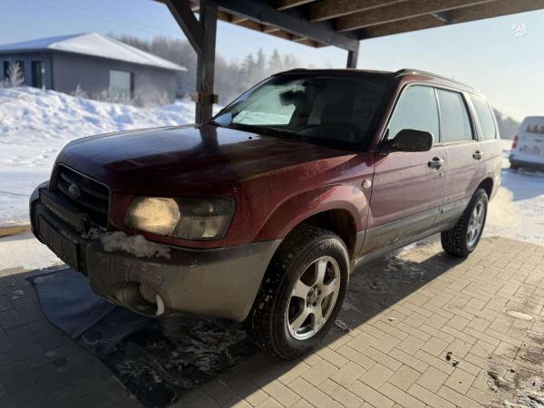 Red Subaru Forester 2003 in Kaunas, with an engine capacity of 2.50 L and mileage of 372 thousand km for 2600 €, photo 1 on AUTOMOTO.COM.LV
