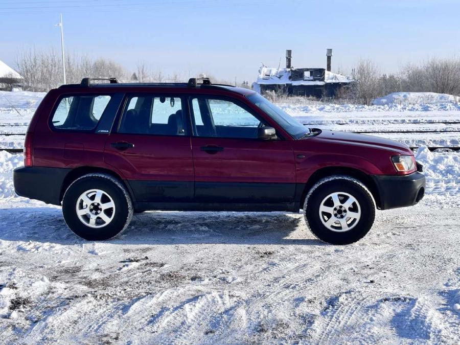 Red Subaru Forester 2004 in Vilnius, with an engine capacity of 2.50 L and mileage of 420 thousand km for 2250 €, photo 3 on AUTOMOTO.COM.LV