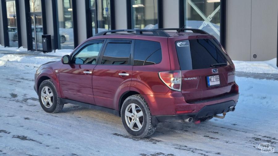 Sarkans Subaru Forester 2008 Viļņa, ar dzinēja tilpumu 2.50 L un nobraukumu 183 tūkst. km par 4000 €, foto 3 vietnē AUTOMOTO.COM.LV