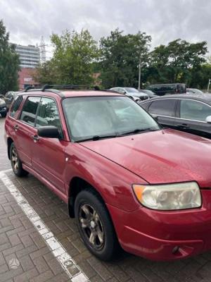 Red Subaru Forester 2008 in Vilnius, with an engine capacity of 2.50 L and mileage of 228 thousand km for 2999 €, photo 5 on AUTOMOTO.COM.LV