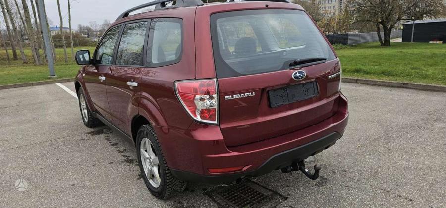 Red Subaru Forester 2009 in Ukmerge, with an engine capacity of 2.00 L and mileage of 199 thousand km for 5200 €, photo 10 on AUTOMOTO.COM.LV