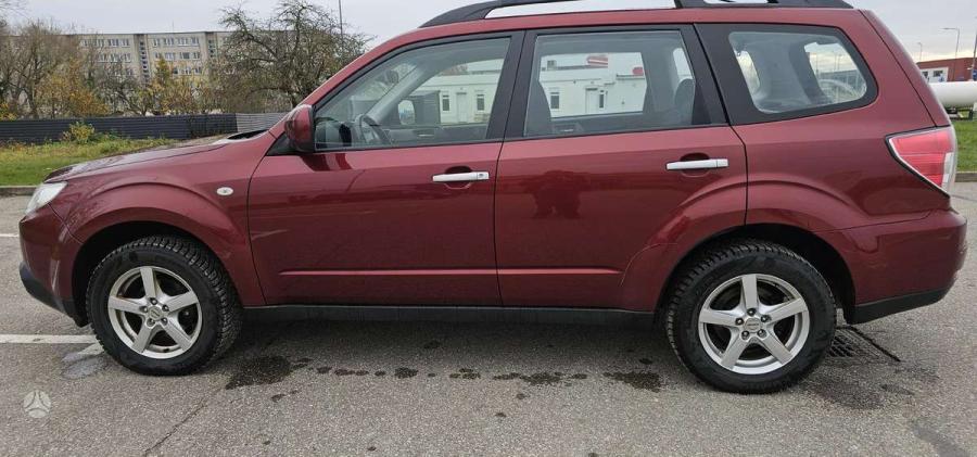 Sarkans Subaru Forester 2009 Ukmergė, ar dzinēja tilpumu 2.00 L un nobraukumu 199 tūkst. km par 4700 €, foto 7 vietnē AUTOMOTO.COM.LV