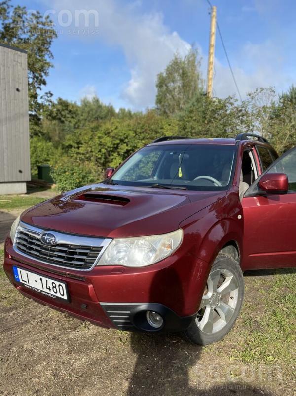 Red Subaru Forester 2009 in Ogre, with an engine capacity of 2.00 L and mileage of 270 thousand km for 3500 €, photo 2 on AUTOMOTO.COM.LV