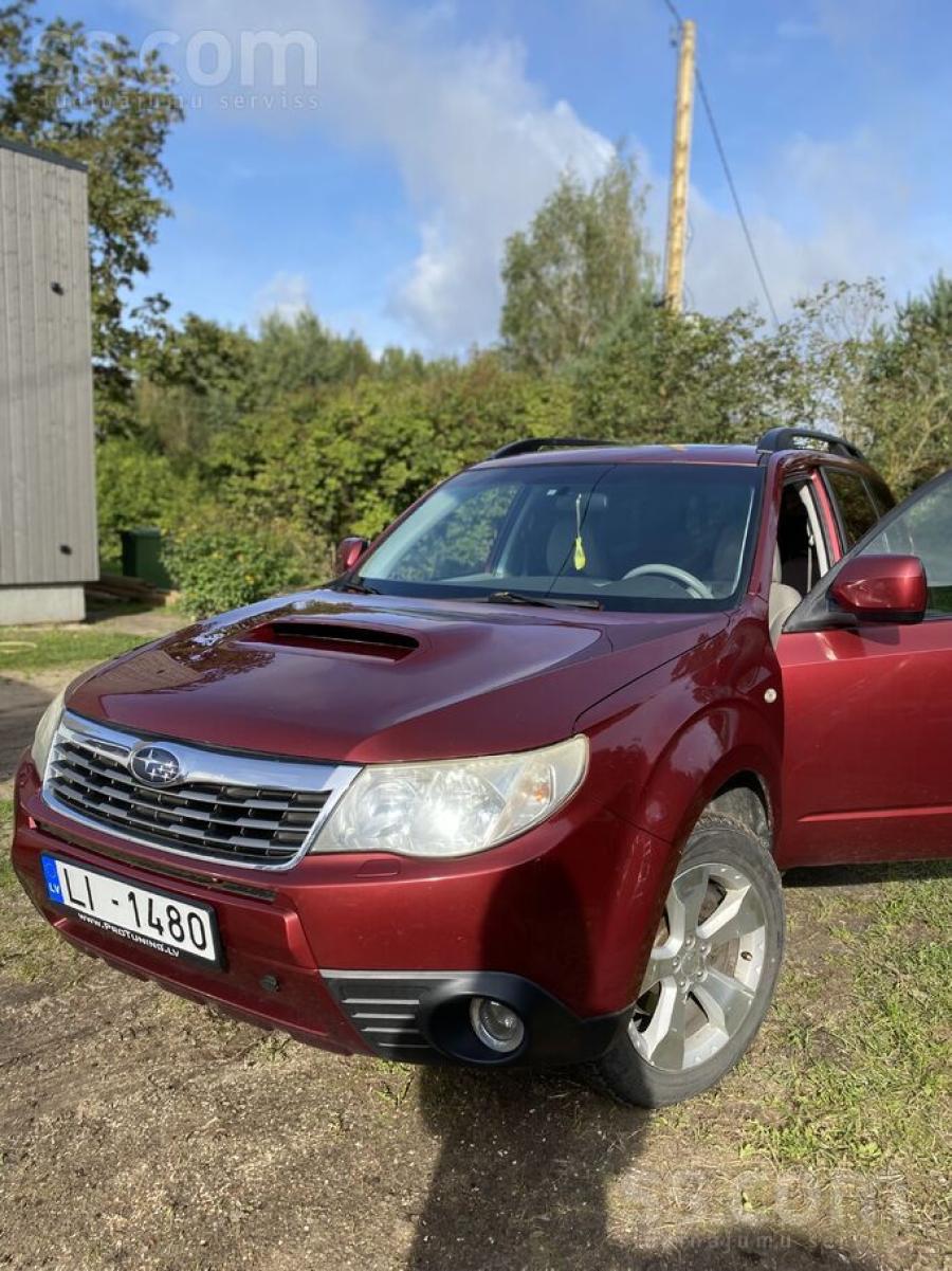 Red Subaru Forester 2009 in Ogre, with an engine capacity of 2.00 L and mileage of 270 thousand km for 3500 €, photo 3 on AUTOMOTO.COM.LV