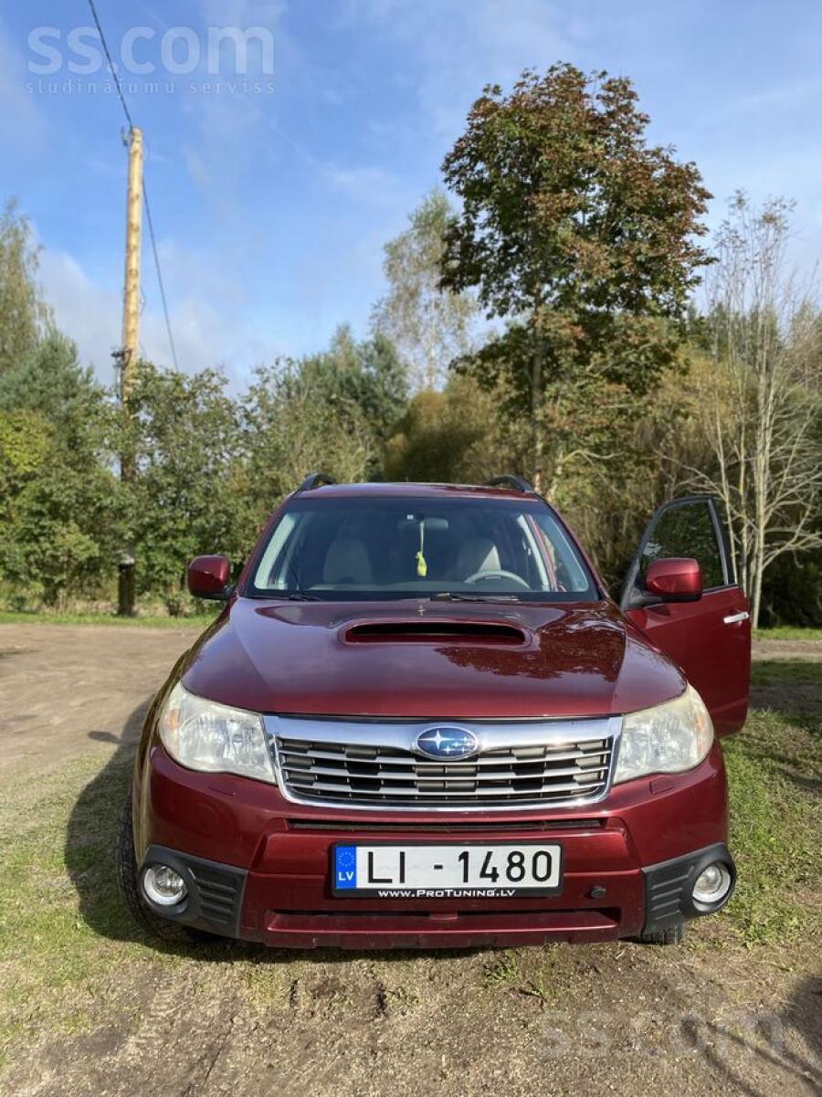 Red Subaru Forester 2009 in Ogre, with an engine capacity of 2.00 L and mileage of 270 thousand km for 3500 €, photo 4 on AUTOMOTO.COM.LV