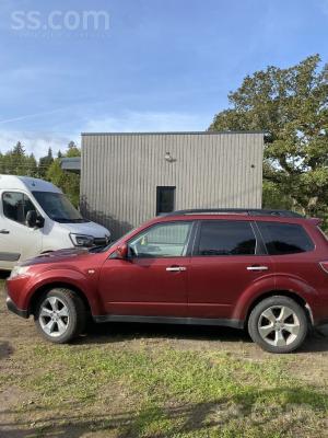 Red Subaru Forester 2009 in Ogre, with an engine capacity of 2.00 L and mileage of 270 thousand km for 3500 €, photo 5 on AUTOMOTO.COM.LV
