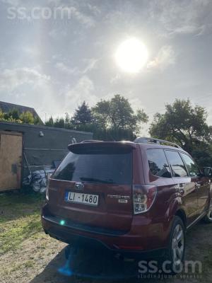 Red Subaru Forester 2009 in Ogre, with an engine capacity of 2.00 L and mileage of 270 thousand km for 3500 €, photo 8 on AUTOMOTO.COM.LV