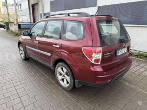 Red Subaru Forester 2011 in Vilnius, with an engine capacity of 2.00 L and mileage of 280 thousand km for 1300 €, photo 8 on AUTOMOTO.COM.LV