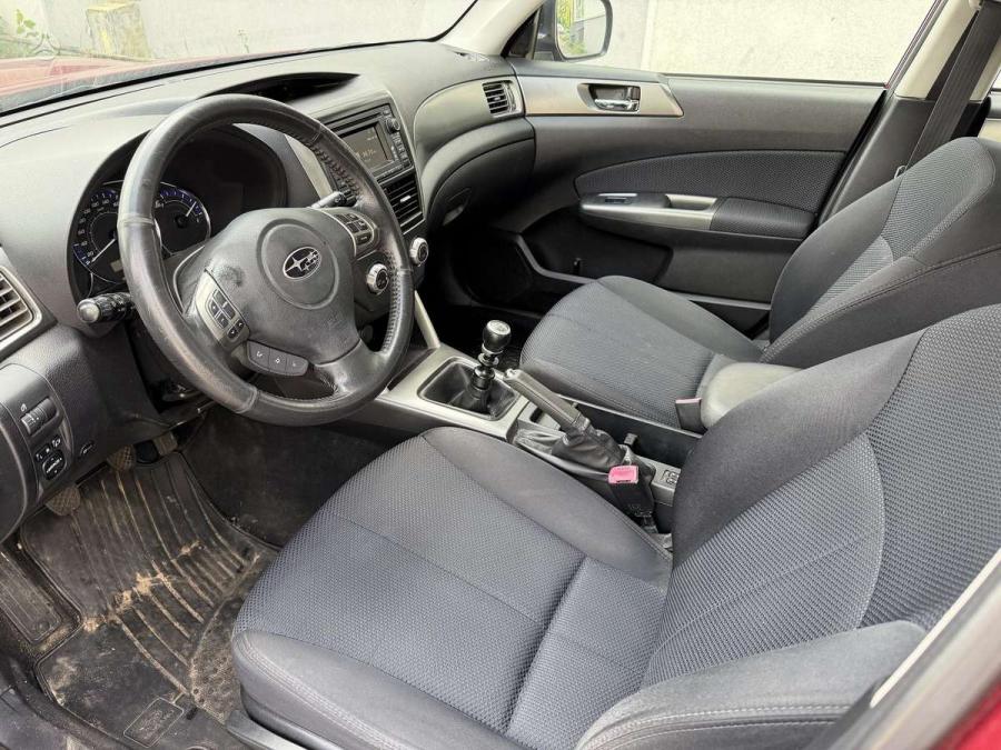 Red Subaru Forester 2011 in Vilnius, with an engine capacity of 2.00 L and mileage of 280 thousand km for 1300 €, photo 9 on AUTOMOTO.COM.LV