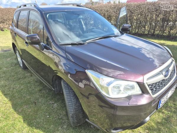 Red Subaru Forester 2013 in Radviliskis, with an engine capacity of 2.00 L and mileage of 176 thousand km for 8700 €, photo 1 on AUTOMOTO.COM.LV