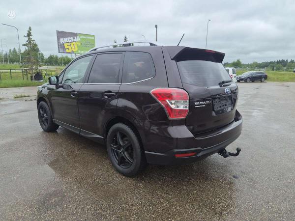Sarkans Subaru Forester 2014 Utena, ar dzinēja tilpumu 2.00 L un nobraukumu 212 tūkst. km par 6750 €, foto 4 vietnē AUTOMOTO.COM.LV