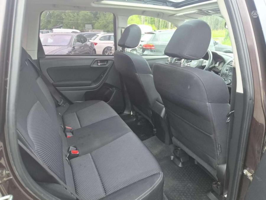 Red Subaru Forester 2014 in Utena, with an engine capacity of 2.00 L and mileage of 212 thousand km for 6750 €, photo 15 on AUTOMOTO.COM.LV