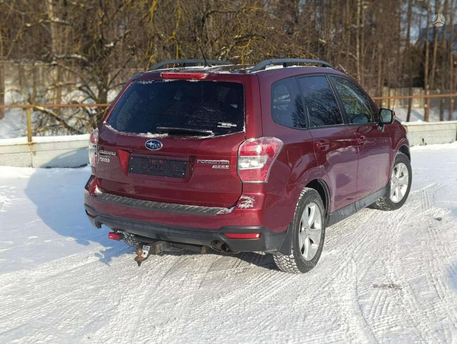 Red Subaru Forester 2015 in Vilnius, with an engine capacity of 2.50 L and mileage of 280 thousand km for 8500 €, photo 6 on AUTOMOTO.COM.LV