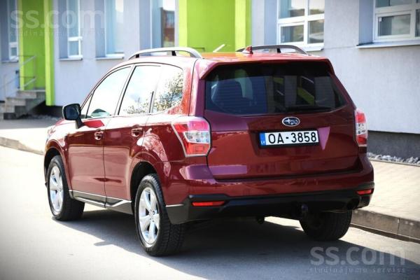 Red Subaru Forester 2015 in Riga, with an engine capacity of 2.00 L and mileage of 281 thousand km for 7995 €, photo 5 on AUTOMOTO.COM.LV