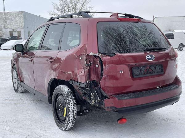 Sarkans Subaru Forester 2016 Šauļi, ar dzinēja tilpumu 2.50 L un nobraukumu 70 tūkst. km par 3950 €, foto 6 vietnē AUTOMOTO.COM.LV