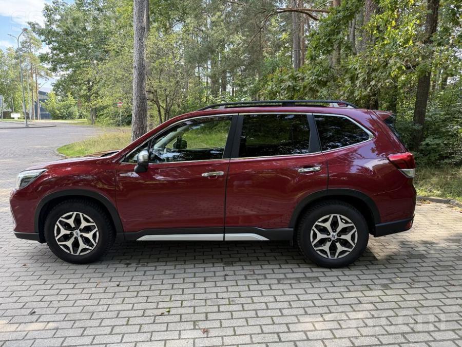 Red Subaru Forester 2020 in Jurmala, with an engine capacity of 2.00 L and mileage of 103 thousand km for 21999 €, photo 4 on AUTOMOTO.COM.LV