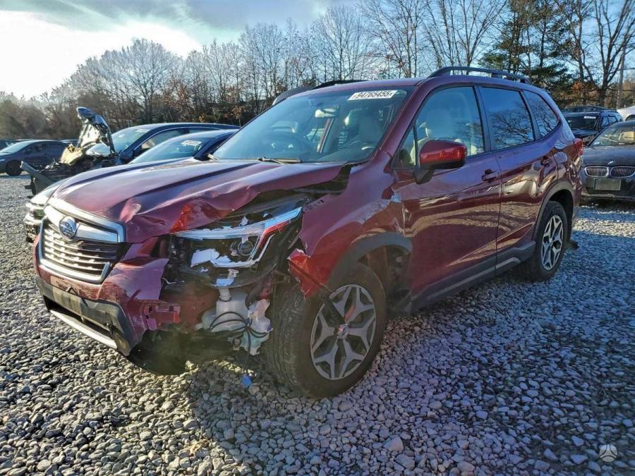 Red Subaru Forester 2021 in Vilnius, with an engine capacity of 2.50 L and mileage of 69 thousand km for 10000 €, photo 1 on AUTOMOTO.COM.LV