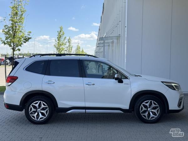 Sarkans Subaru Forester 2022 Viļņa, ar dzinēja tilpumu 2.00 L un nobraukumu 178 tūkst. km par 18999 €, foto 6 vietnē AUTOMOTO.COM.LV
