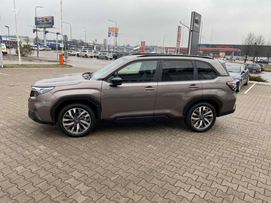 Red Subaru Forester 2024 in Kaunas, with an engine capacity of 2.00 L and mileage of 12 thousand km for 37900 €, photo 4 on AUTOMOTO.COM.LV