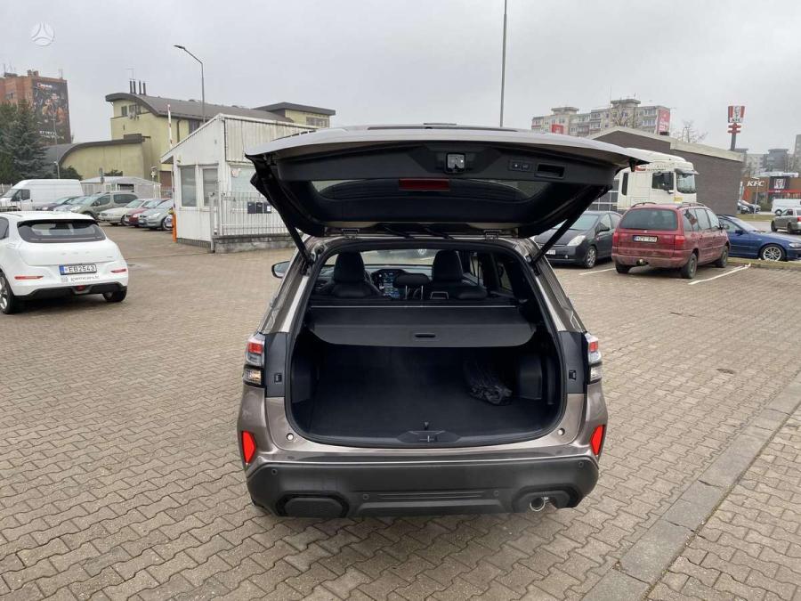 Red Subaru Forester 2024 in Kaunas, with an engine capacity of 2.00 L and mileage of 12 thousand km for 37900 €, photo 12 on AUTOMOTO.COM.LV
