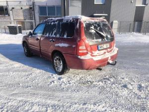 Sarkans Subaru Forester 2002 Viļņa, ar dzinēja tilpumu 2.50 L un nobraukumu 151 tūkst. km par 1250 €, foto 4 vietnē AUTOMOTO.COM.LV