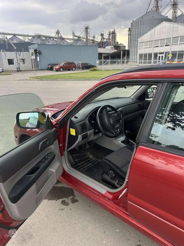 Red Subaru Forester 2007 in Joniskis, with an engine capacity of 1.99 L and mileage of 338 thousand km for 2500 €, photo 5 on AUTOMOTO.COM.LV