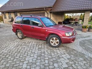 Red Subaru Forester 2003 in Talsi, with an engine capacity of 2.00 L and mileage of 305 thousand km for 1400 €, photo 3 on AUTOMOTO.COM.LV