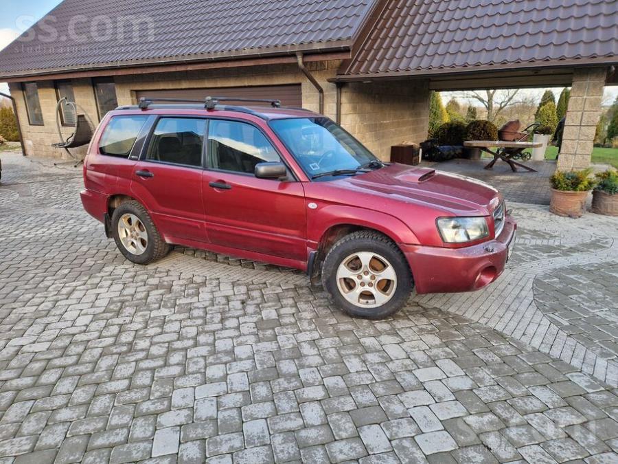 Red Subaru Forester 2003 in Talsi, with an engine capacity of 2.00 L and mileage of 305 thousand km for 1400 €, photo 3 on AUTOMOTO.COM.LV