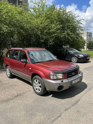 Sarkans Subaru Forester 2004 Viļņa, ar dzinēja tilpumu 2.00 L un nobraukumu 255 tūkst. km par 1450 €, foto 3 vietnē AUTOMOTO.COM.LV