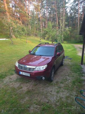 Sarkans Subaru Forester 2008 Rīga, ar dzinēja tilpumu 2.00 L un nobraukumu 372 tūkst. km par 2600 €, foto  vietnē AUTOMOTO.COM.LV