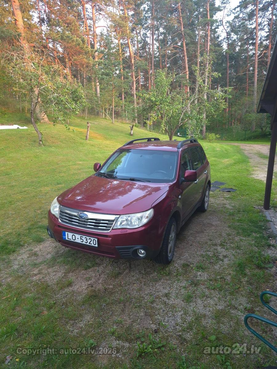 Red Subaru Forester 2008 in Riga, with an engine capacity of 2.00 L and mileage of 372 thousand km for 2600 €, photo 1 on AUTOMOTO.COM.LV