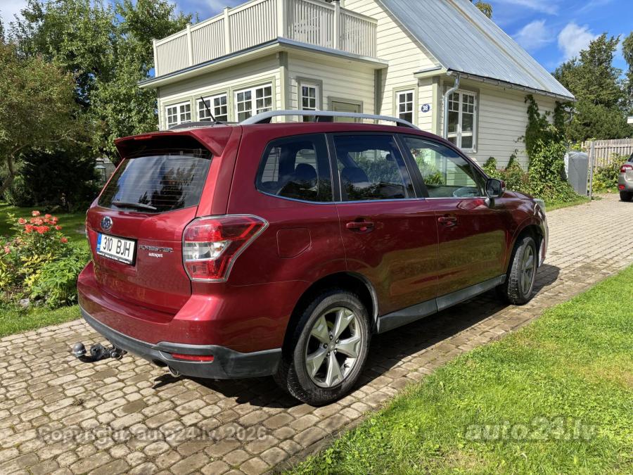 Red Subaru Forester 2013 in Tallinn, with an engine capacity of 2.00 L and mileage of 128 thousand km for 8500 €, photo 4 on AUTOMOTO.COM.LV