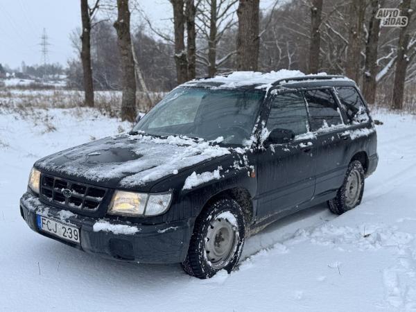 Subaru Forester 1998 in Siauliai, with an engine capacity of 2.00 L and mileage of 111 thousand km for 1350 €, photo 1 on AUTOMOTO.COM.LV