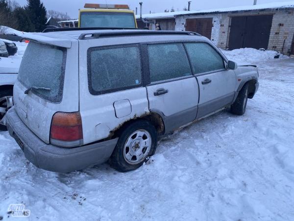 Subaru Forester 1999 Viļņa, ar dzinēja tilpumu 2.00 L un nobraukumu 106 tūkst. km par 550 €, foto 3 vietnē AUTOMOTO.COM.LV