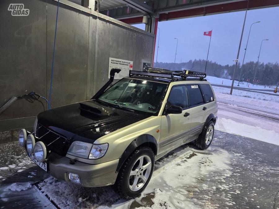 Subaru Forester 2000 in Alytus, with an engine capacity of 2.00 L and mileage of 291 thousand km for 3500 €, photo 1 on AUTOMOTO.COM.LV