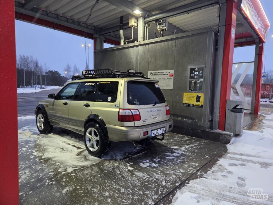 Subaru Forester 2000 in Alytus, with an engine capacity of 2.00 L and mileage of 291 thousand km for 3500 €, photo 2 on AUTOMOTO.COM.LV
