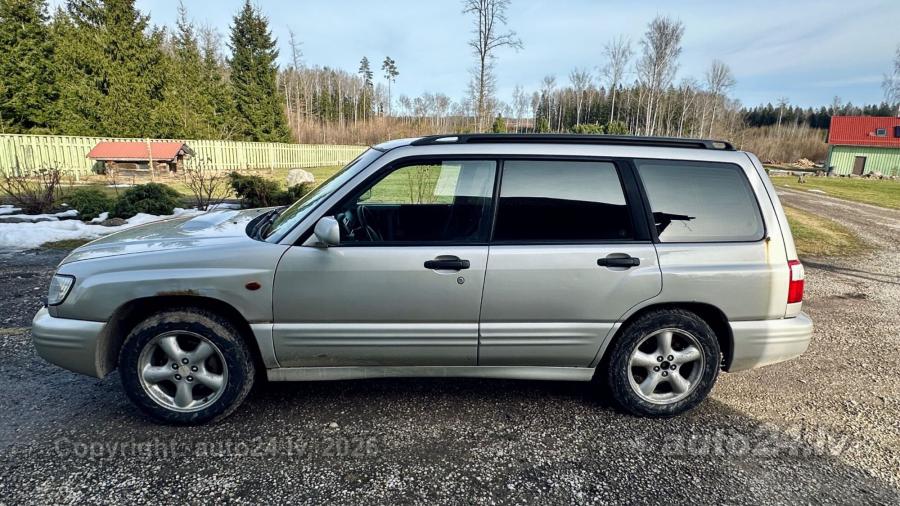 Subaru Forester 2001 Tallina, ar dzinēja tilpumu 2.00 L un nobraukumu 387 tūkst. km par 999 €, foto 4 vietnē AUTOMOTO.COM.LV