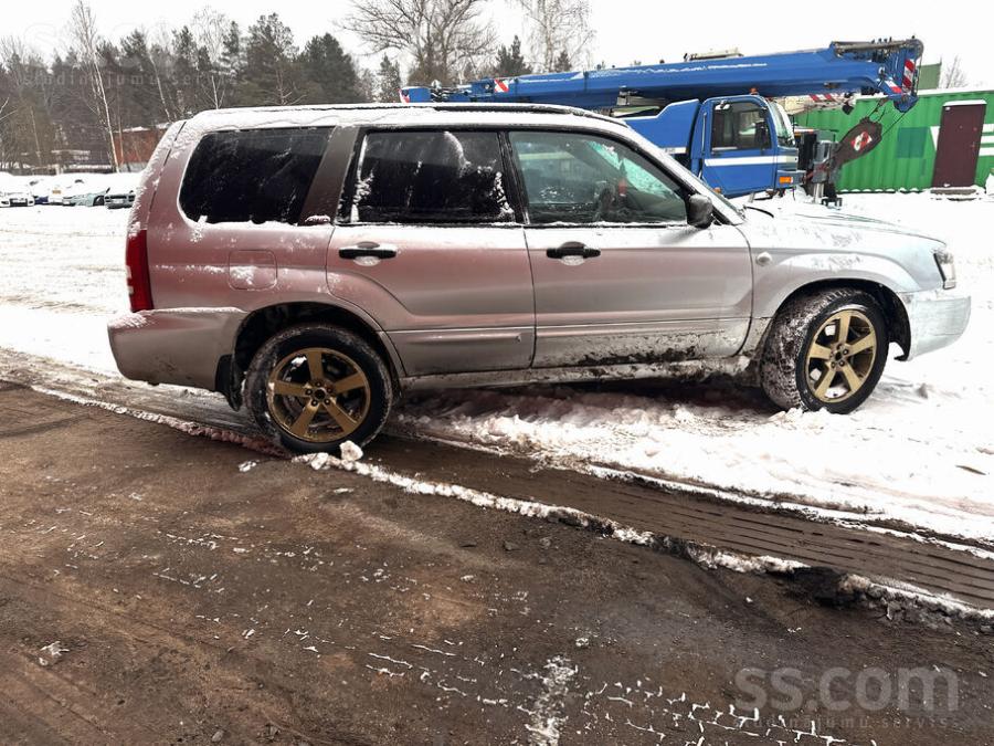 Subaru Forester 2003 in Riga, with an engine capacity of 2.00 L and mileage of 369 thousand km for 1890 €, photo 4 on AUTOMOTO.COM.LV