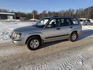 Subaru Forester 2005 in Vilnius, with an engine capacity of 2.00 L and mileage of 420 thousand km for 2320 €, photo 2 on AUTOMOTO.COM.LV