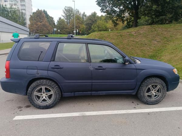 Subaru Forester 2005 Viļņa, ar dzinēja tilpumu 2.50 L un nobraukumu 290 tūkst. km par 3300 €, foto 1 vietnē AUTOMOTO.COM.LV