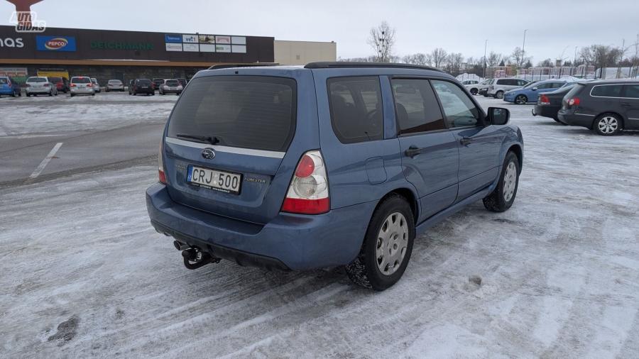 Subaru Forester 2006 in Jonava, with an engine capacity of 2.00 L and mileage of 288 thousand km for 2500 €, photo 3 on AUTOMOTO.COM.LV