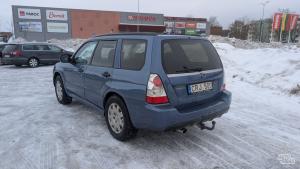 Subaru Forester 2006 in Jonava, with an engine capacity of 2.00 L and mileage of 288 thousand km for 2500 €, photo 5 on AUTOMOTO.COM.LV